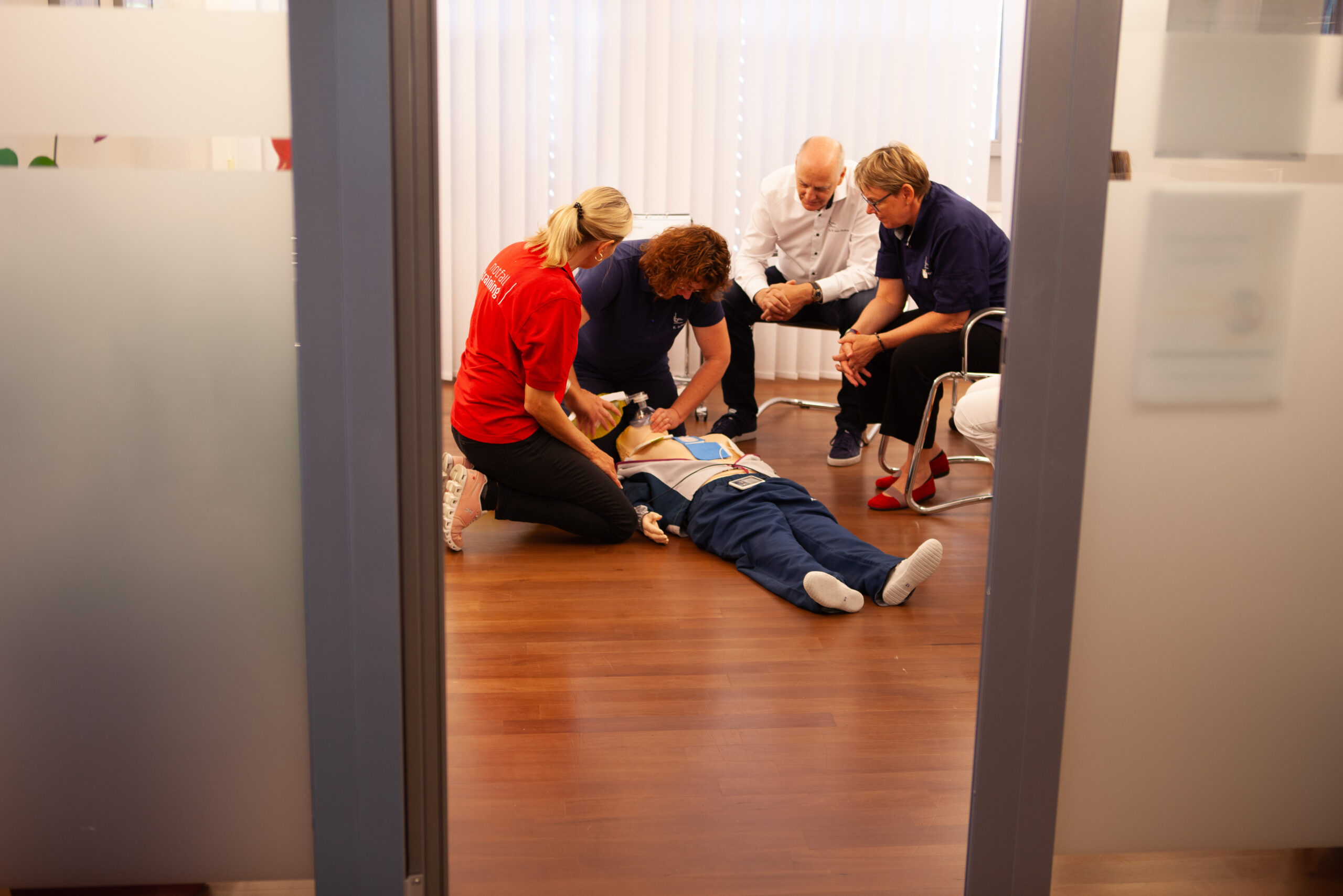 Praxistraining | notfallTraining schweiz GmbH